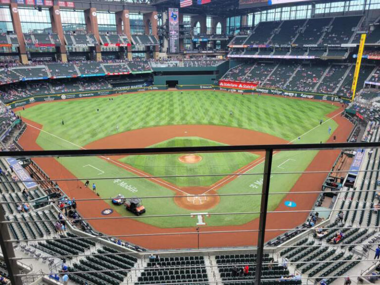 The Best Seats for the Texas Rangers at Globe Life Field