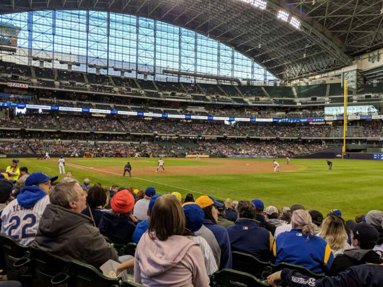 The Best Seats for the Milwaukee Brewers at American Family Field