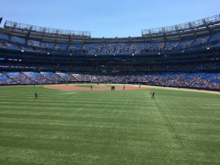 The Best Seats for Toronto Blue Jays at Rogers Centre
