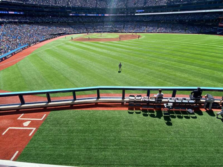 The Best Seats for Toronto Blue Jays at Rogers Centre