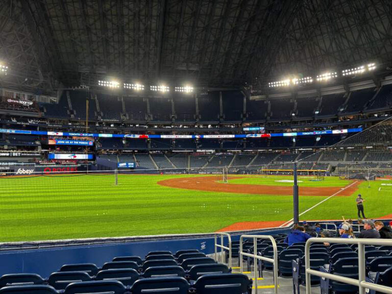 The Best Seats for Toronto Blue Jays at Rogers Centre