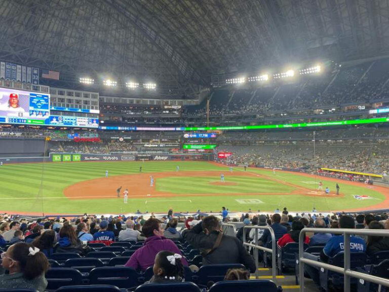 The Best Seats for Toronto Blue Jays at Rogers Centre